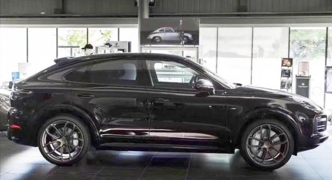 Custom Porsche Macan GT Design OEM wheel platinum paint satin Matt